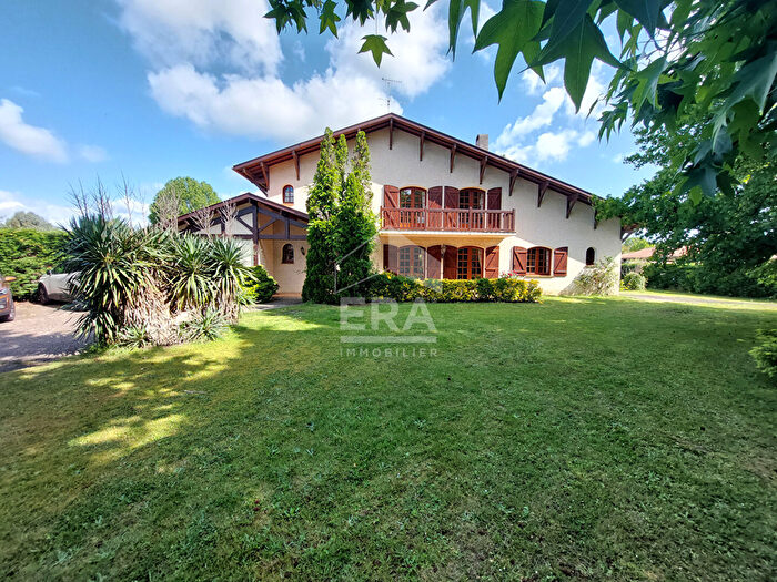 Maison 8 pièces à Biganos, à vendre