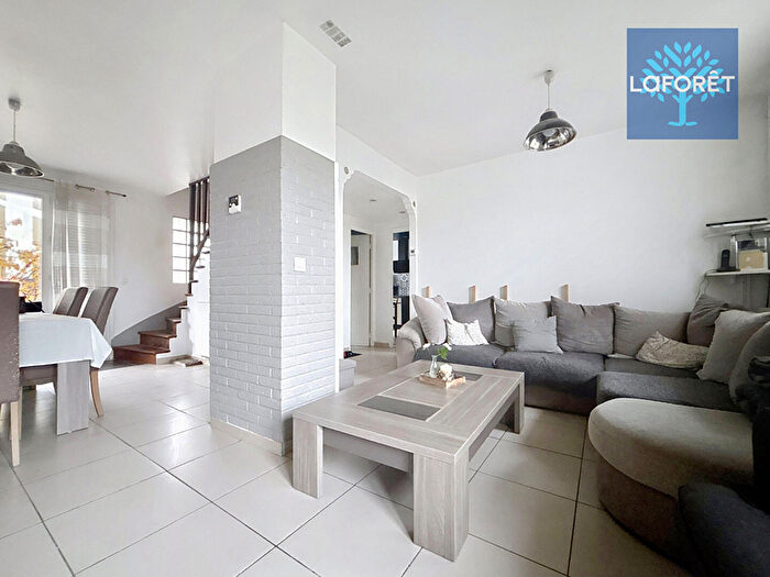 Maison à vendre - Noisy-le-Grand, Est - 6 pièces - 4 chambres