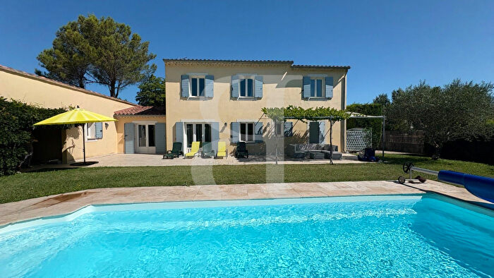 Maison à vendre - Vaison-la-Romaine - 6 pièces - 5 chambres