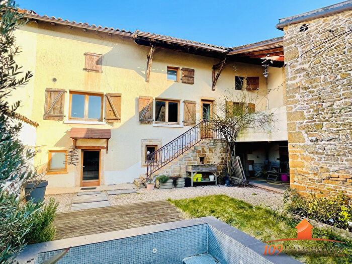 Maison 8 pièces à vendre - Pouilly-le-Monial