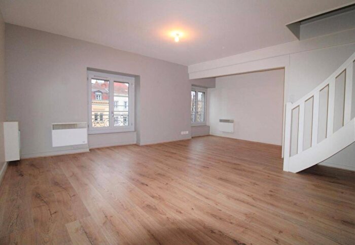 centre Ville-La Chartonnière-La Barre, Villefranche-sur-Saône : Appartement 4 pièces à louer