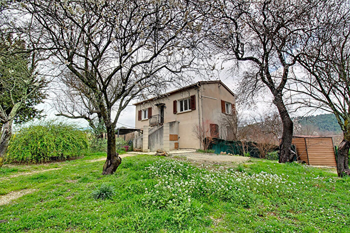 Maison à louer - Figanières - 4 pièces - 3 chambres