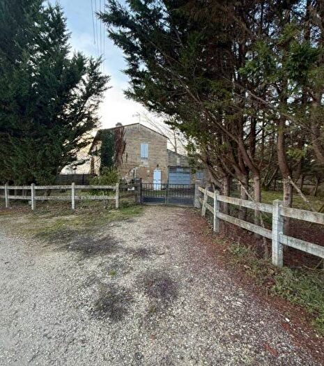 Maison à louer - Saint-Romain-la-Virvée - 3 pièces - 2 chambres