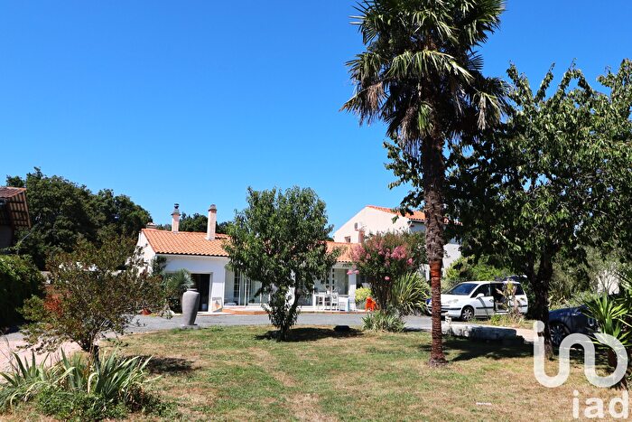 Maison à vendre - La Clisse - 7 pièces - 6 chambres