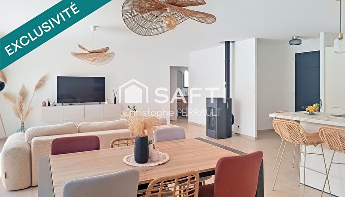 Saint-Laurent-sur-Sèvre - Maison 5 pièces à vendre