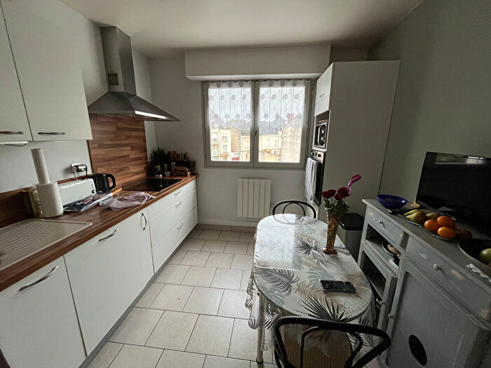Appartement à vendre - Châtellerault, Est - 3 pièces - 2 chambres