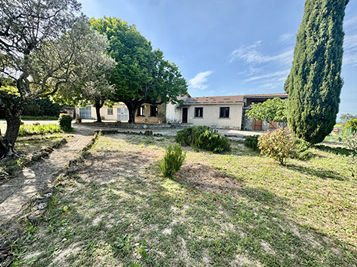 Maison 8 pièces à vendre à Sainte-Cécile-les-Vignes