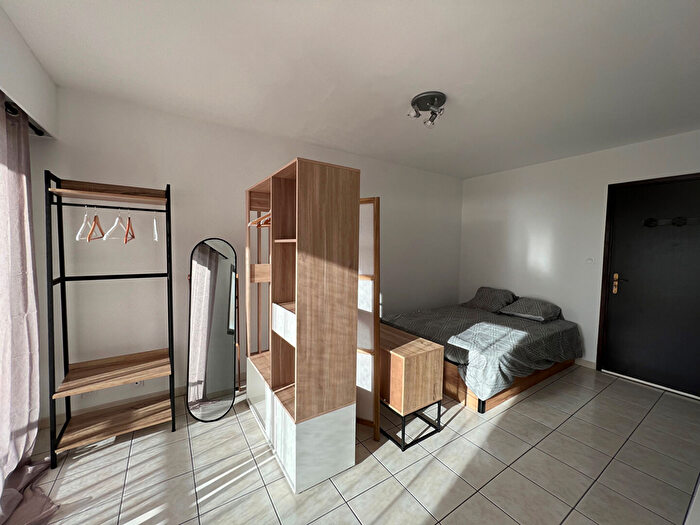 Appartement à louer - Bastia, Lupino - 1 pièce