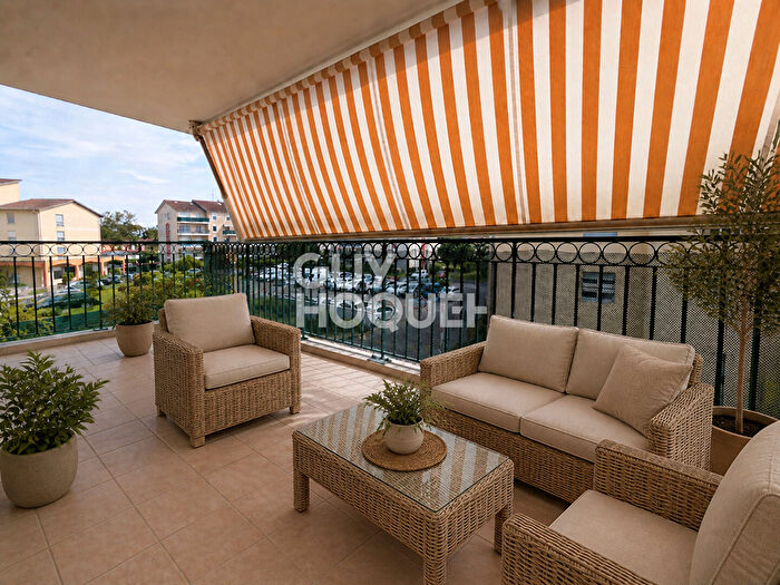 Appartement à vendre - Décines-Charpieu, Bonneveau - 3 pièces - 2 chambres