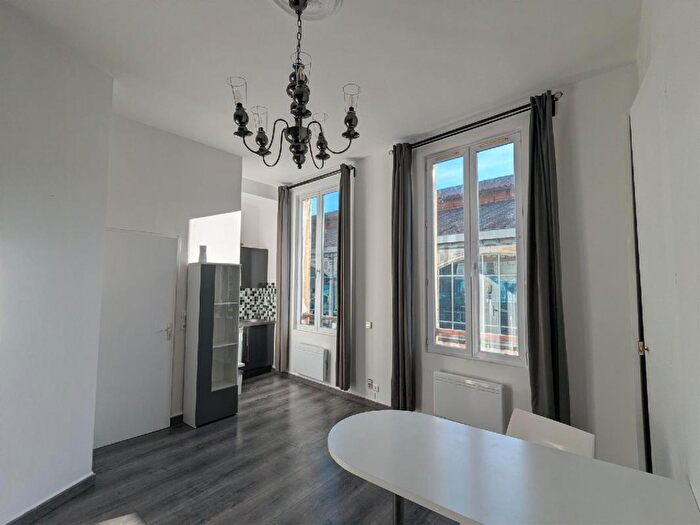 Appartement à louer - Cognac, Centre-ville, Gare - 1 pièce