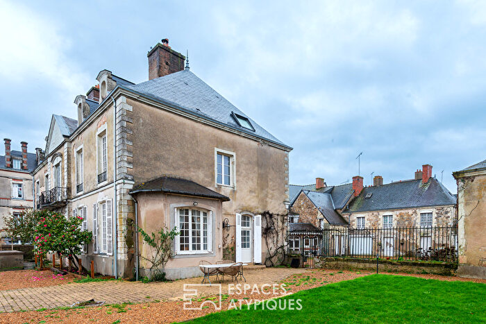 Maison à vendre - Sablé-sur-Sarthe, Centre-ville, Sillé le Guillaume - 18 pièces - 12 chambres