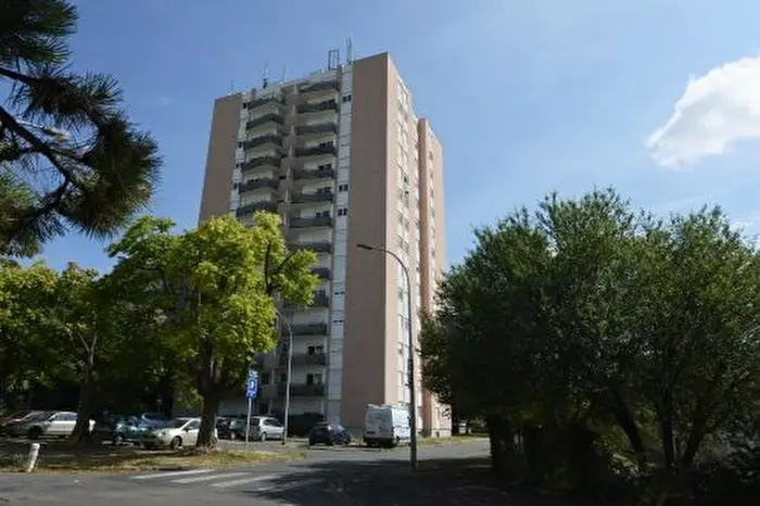 Maisons à vendre et appartements à louer - 1