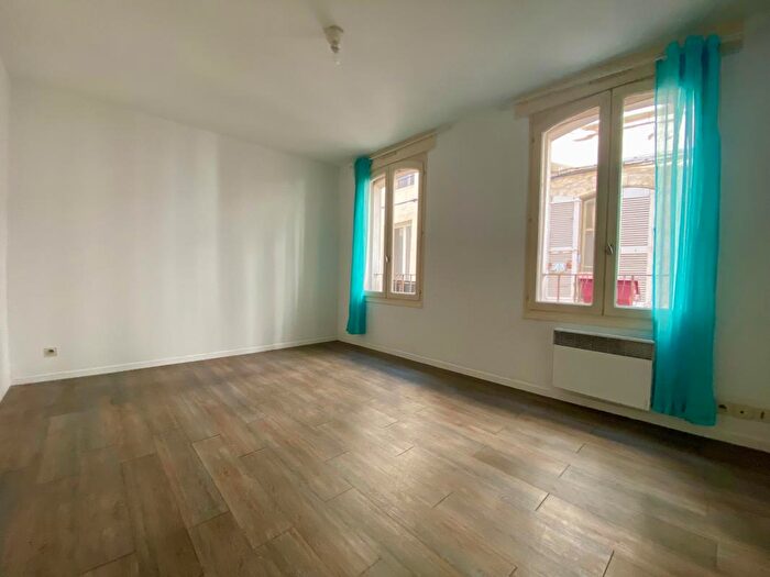 Appartement à louer - Avignon, Palais des Papes, Zone Piétonne - 2 pièces - 1 chambre