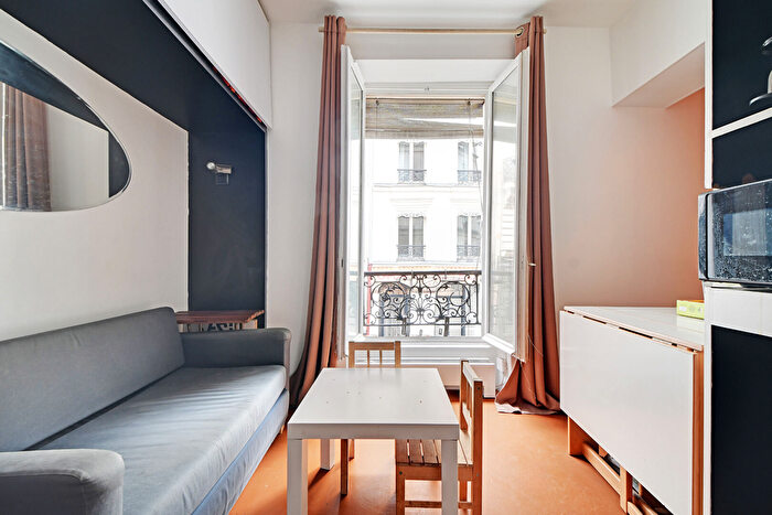 Appartement à vendre - Paris e , Montmartre, Sacré Coeur, Abbesses - 2 pièces - 1 chambre