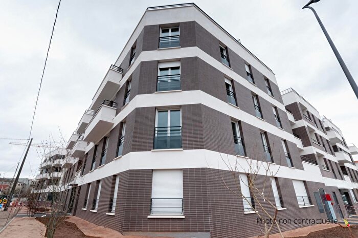 Aulnay-sous-Bois, Vieux Pays, Roserai, Bourg : Appartement 3 pièces à louer