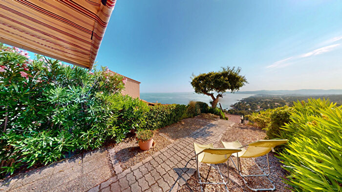 Maison à vendre - Saint-Raphaël, Dramont - 3 pièces - 2 chambres