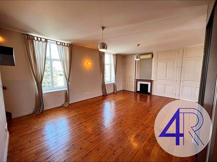 Appartement à louer - Belleville - 3 pièces - 2 chambres