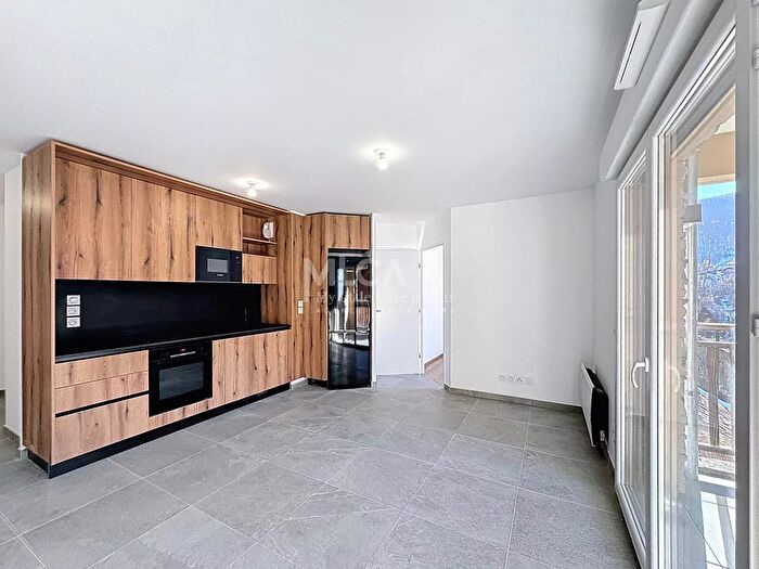 Appartement à vendre - Saint-Étienne-de-Tinée - 3 pièces - 2 chambres