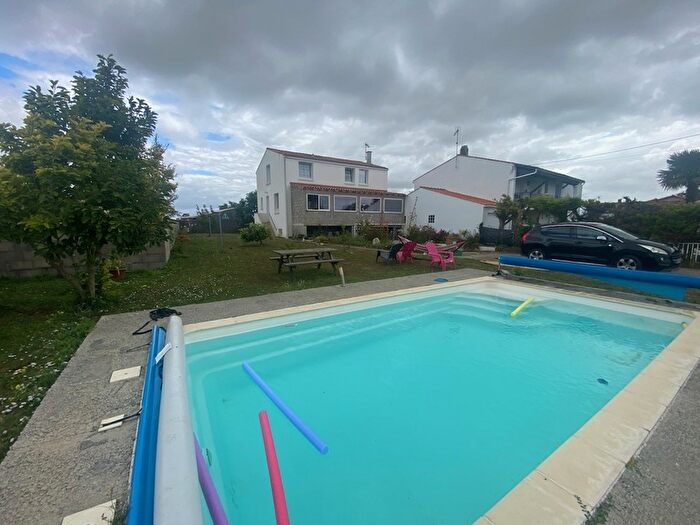 Maison à vendre - Triaize - 8 pièces - 6 chambres