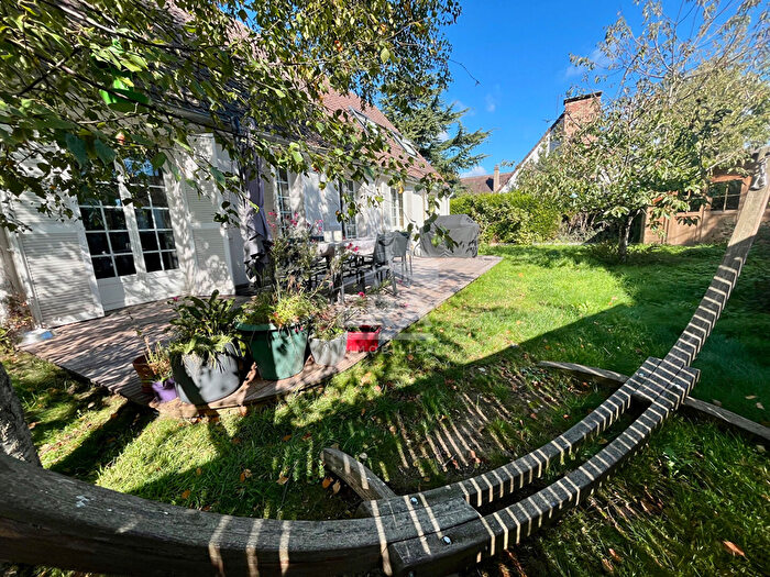 Maison à vendre - Villepreux - 9 pièces - 7 chambres