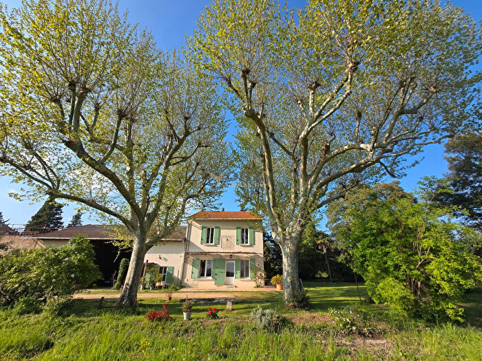 Maison à vendre - Mouriès - 7 pièces - 5 chambres