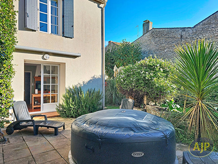 Maison à vendre - Luçon - 5 pièces - 3 chambres