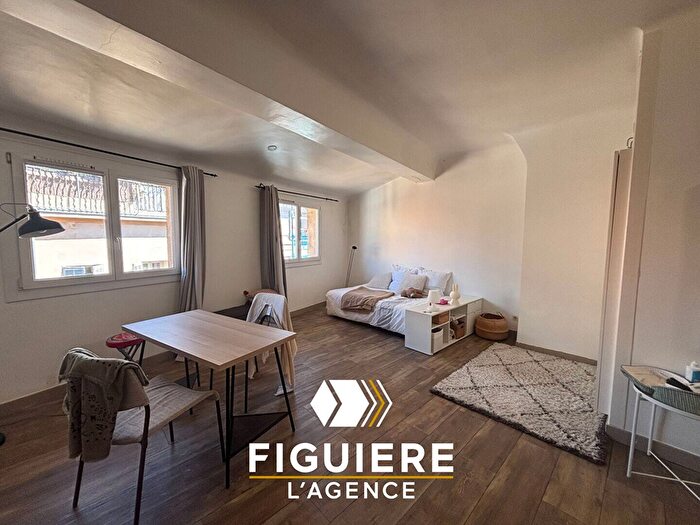 Appartement à louer - Centre Ville, Aix-en-Provence - 1 pièce