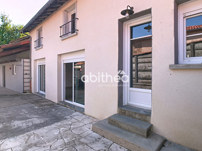 Maison à vendre - Massignac - 5 pièces - 3 chambres