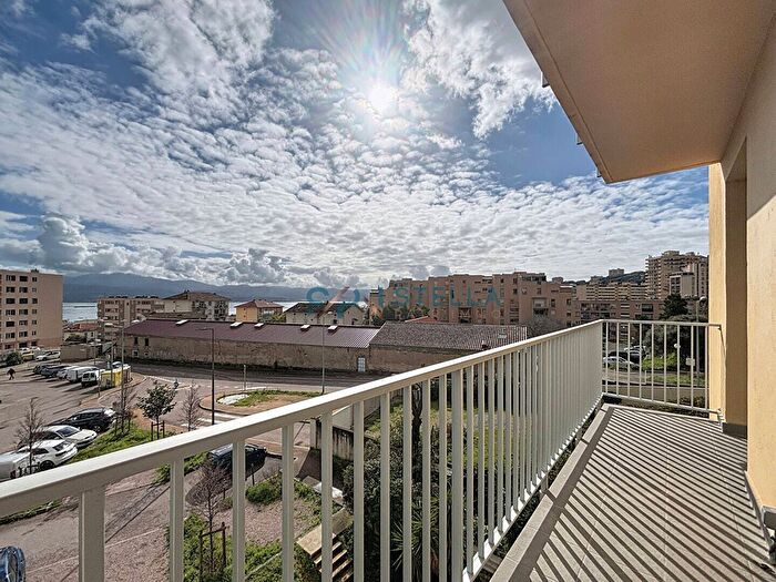 Appartement à louer - Les Jardins de lEmpereur, Ajaccio - 4 pièces - 3 chambres