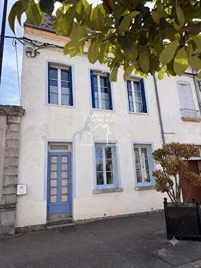 Villeneuve-sur-Yonne : Maison 6 pièces à vendre