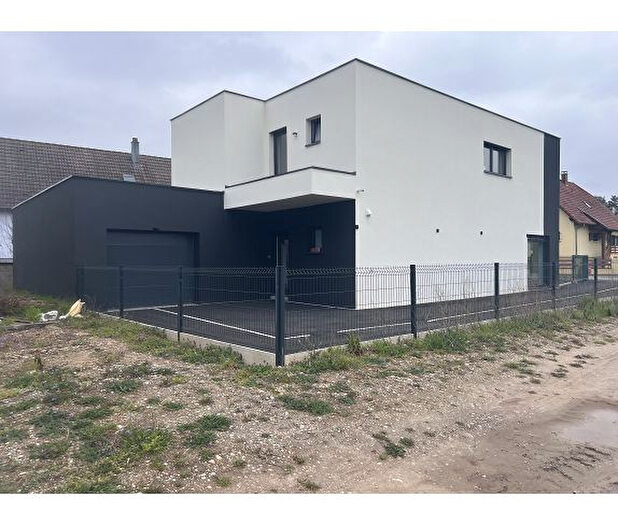 Maison 5 pièces à louer à Sainte-Croix-en-Plaine