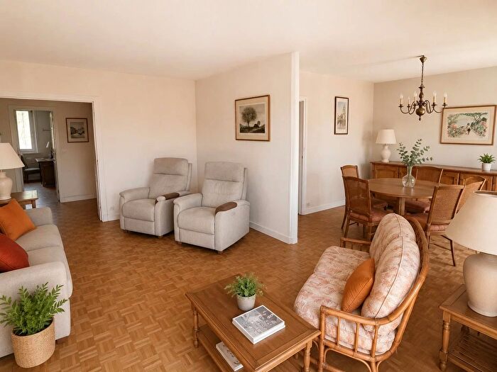 Saint-Maur-des-Fossés, Adamville : Appartement 5 pièces à vendre