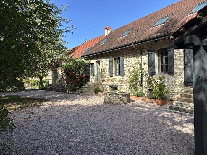 Marigny-le-Cahouët - Maison 9 pièces à vendre