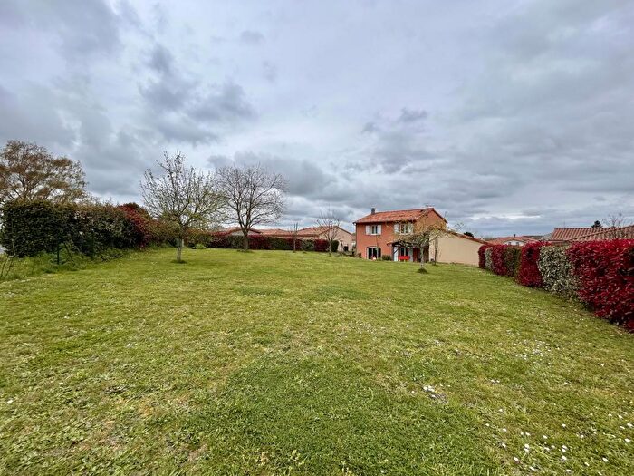 Maison à vendre - Brigueuil - 5 pièces - 3 chambres