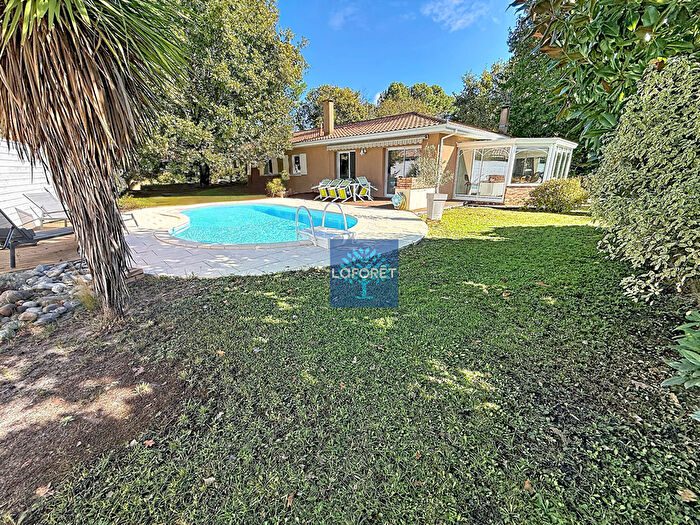 Saint-Jean-d'Illac : Maison 6 pièces à vendre