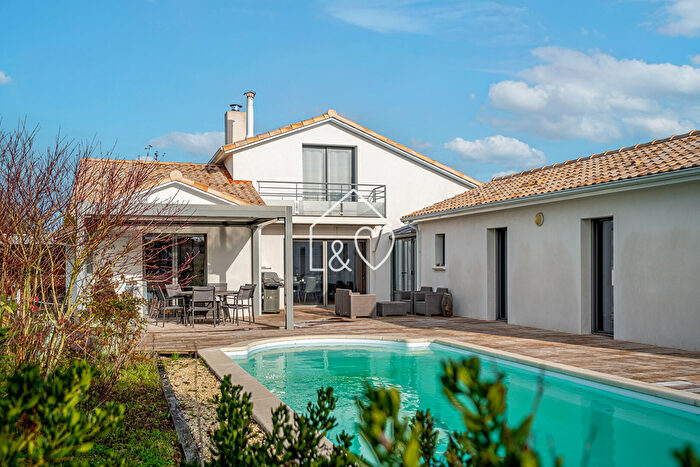 Maison à vendre - Sainte-Pazanne - 7 pièces - 4 chambres