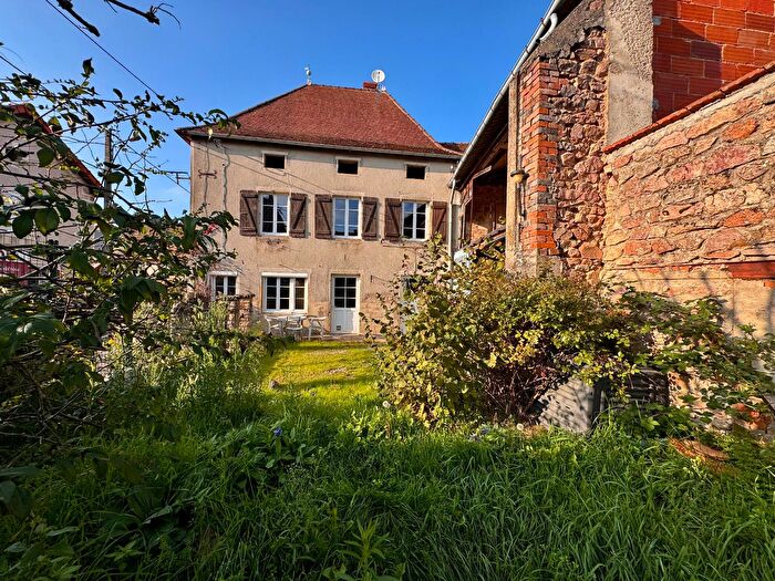 Maison à vendre - Montmelard - 5 pièces - 3 chambres