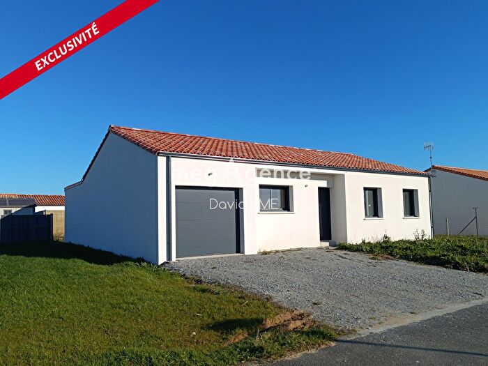 Maison à vendre - Aizenay - 6 pièces - 3 chambres