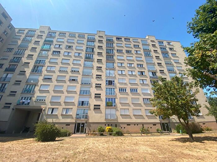 Appartement 3 pièces à Mantes-la-Jolie, Gassicourt, à louer