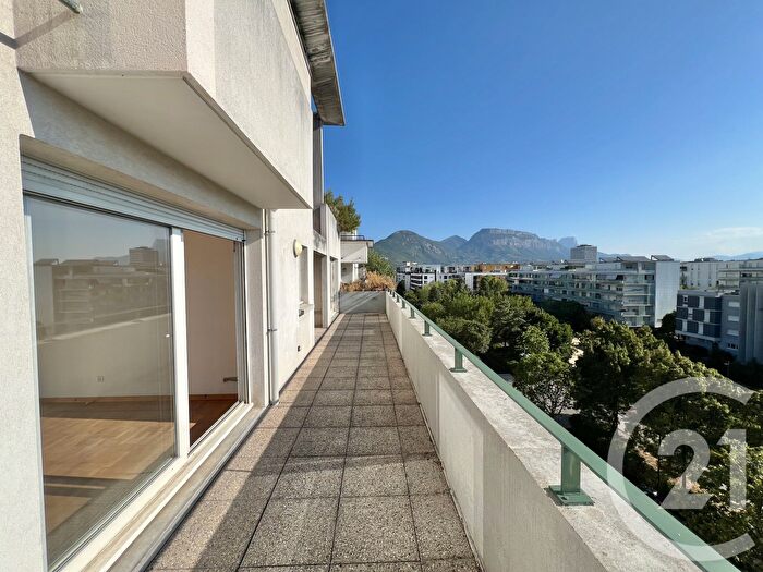 Appartement 3 pièces à Grenoble, Village Olympique, à louer