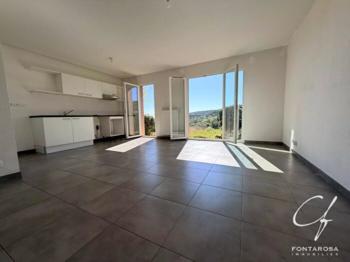 Roquebrune-sur-Argens, Village - Appartement 4 pièces à vendre