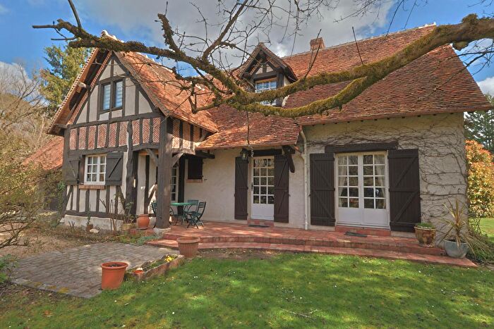 Maison à vendre - Nouan-le-Fuzelier - 6 pièces - 5 chambres