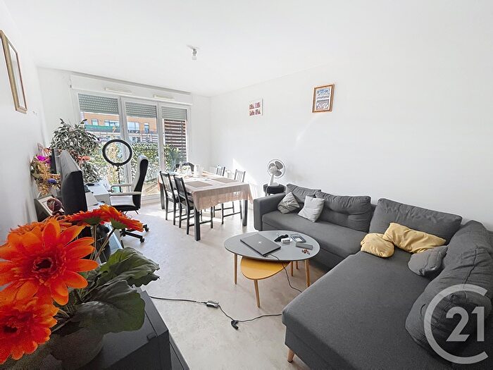 Appartement à vendre - Dammarie-les-Lys, LAbbaye du Lys, Centre-ville, Soubiron - 3 pièces - 2 chambres