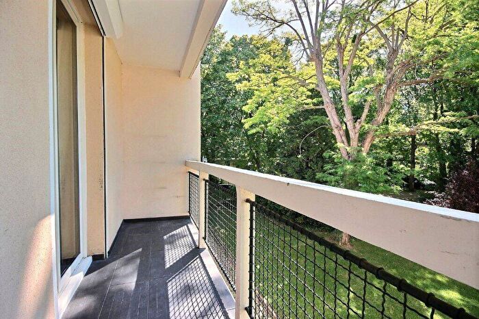 Appartement à louer - Pavé des Gardes, Chaville - 3 pièces - 2 chambres