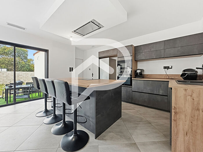 Maison à vendre - Vergèze - 4 pièces - 3 chambres