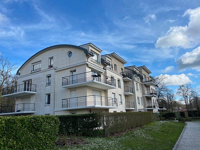 La Canardiere-Le Castel, Chantilly : Appartement 3 pièces à louer