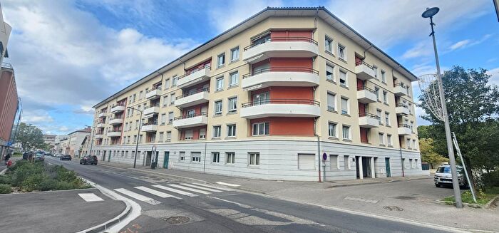 Appartement à vendre - Décines-Charpieu, Centre-ville - 1 pièce