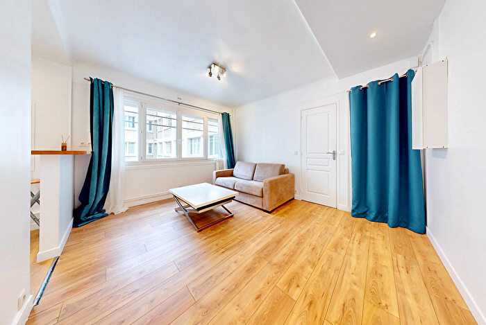 Appartement à louer - Courbevoie, Hôtel de ville - 2 pièces - 1 chambre