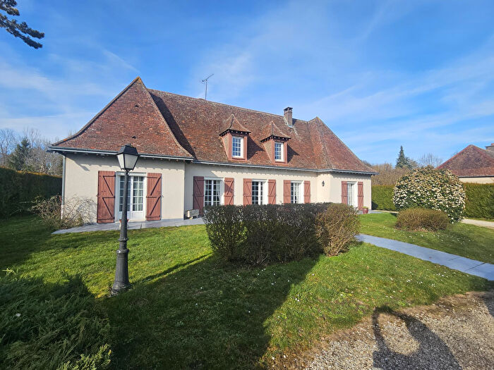 Maison à vendre - La Rivière-de-Corps - 7 pièces - 4 chambres