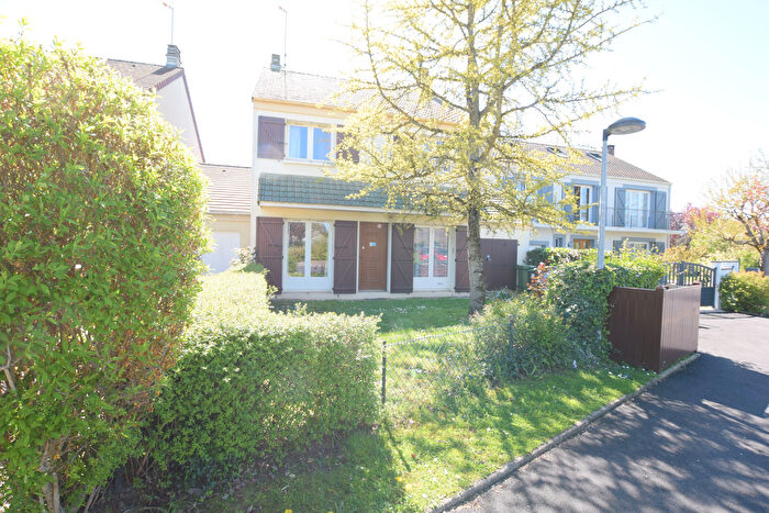 Rambouillet, Villeneuve, Hippodrome : Maison 5 pièces à vendre